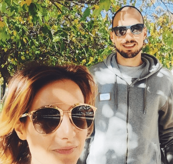 Ona je sestra Jelene Đoković i modna blogerka! – Tračara